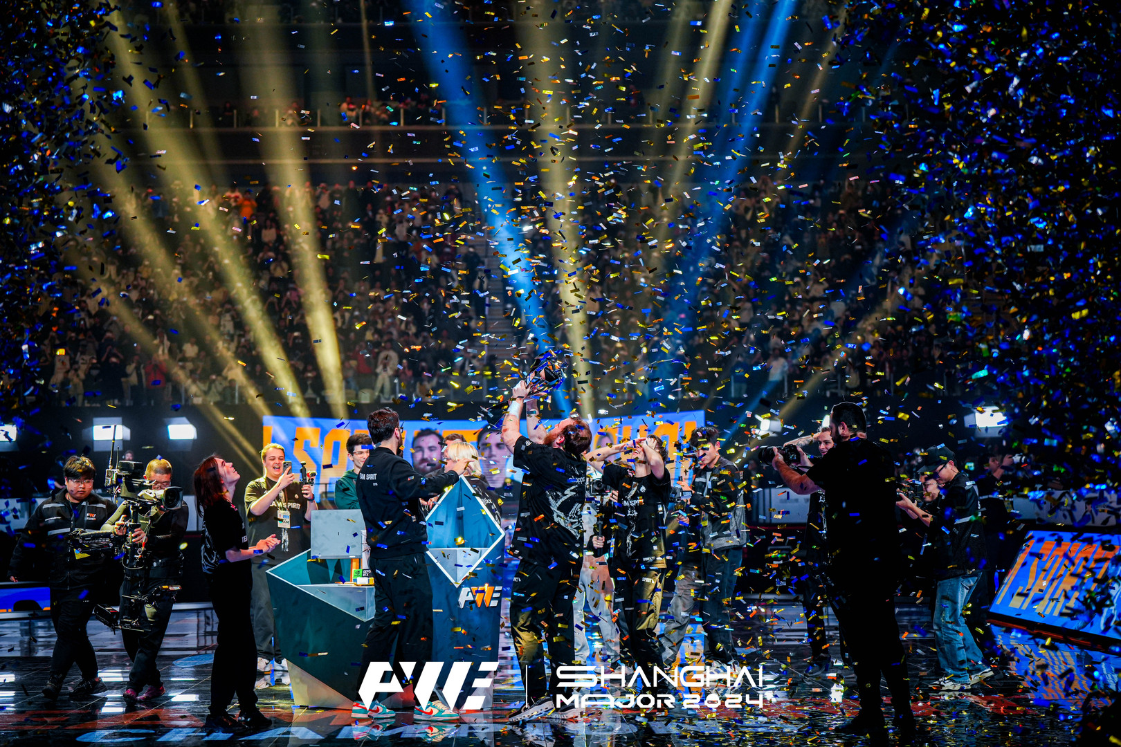 完美世界上海Major落幕，Spirit新王登基！17岁donk成为Major史上最年轻冠军&MVP