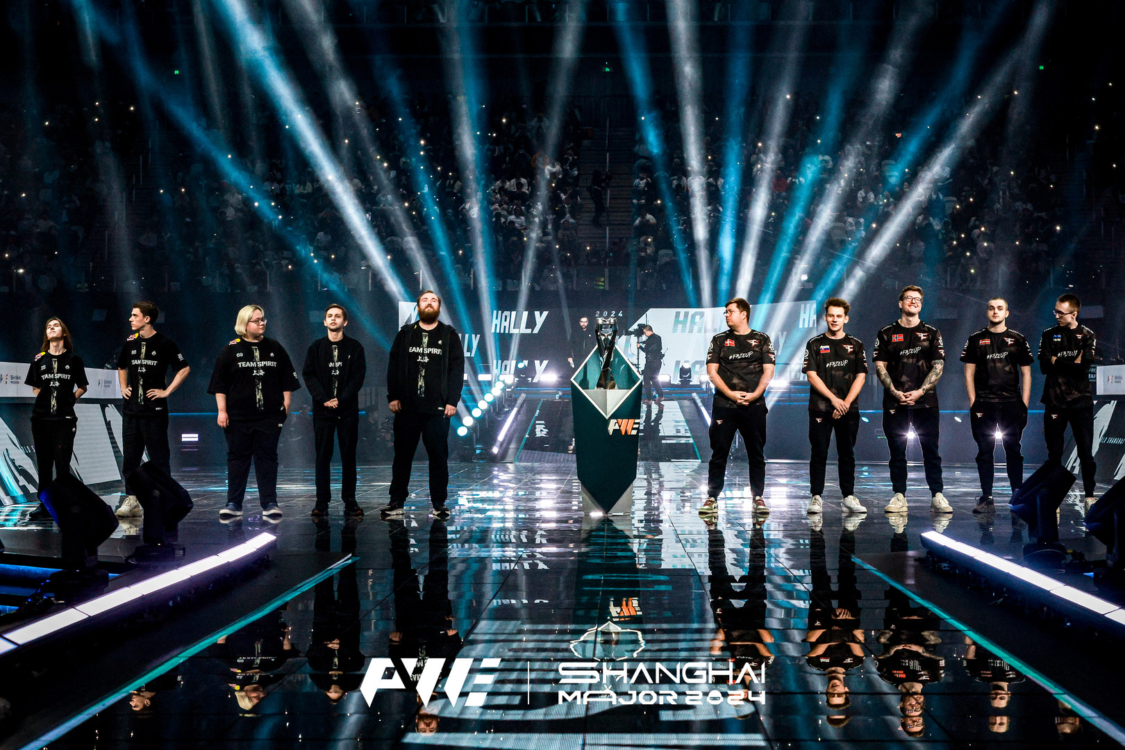 完美世界上海Major落幕，Spirit新王登基！17岁donk成为Major史上最年轻冠军&MVP